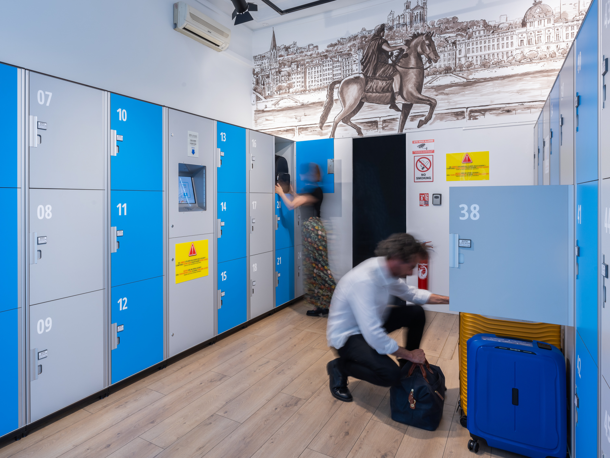 Luggage locker - Lyon City Tour